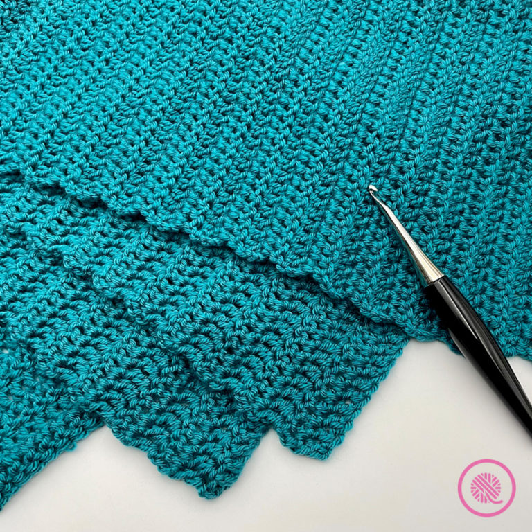 How to Crochet: Easy Basic Blanket for Beginners