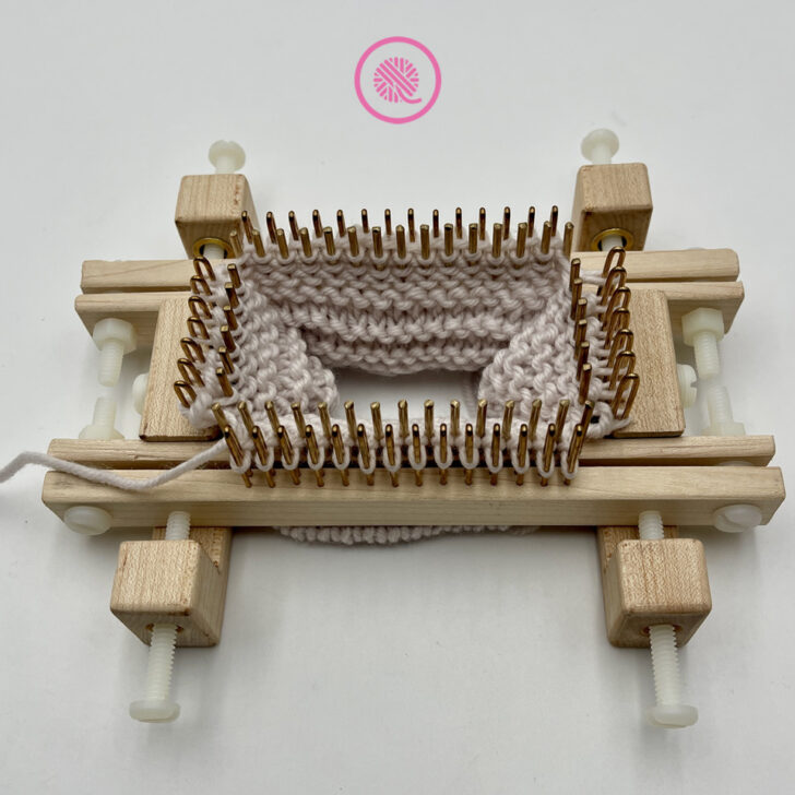 How to Use a Kiss Loom - GoodKnit Kisses